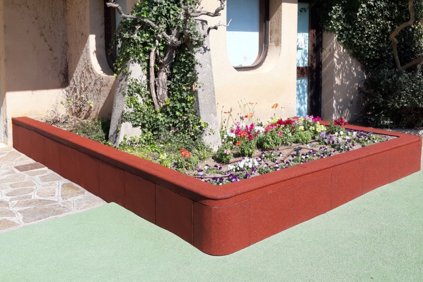 Mobysol, pose d'espaces ludiques et sportifs PACA : sols, gazons, jeux