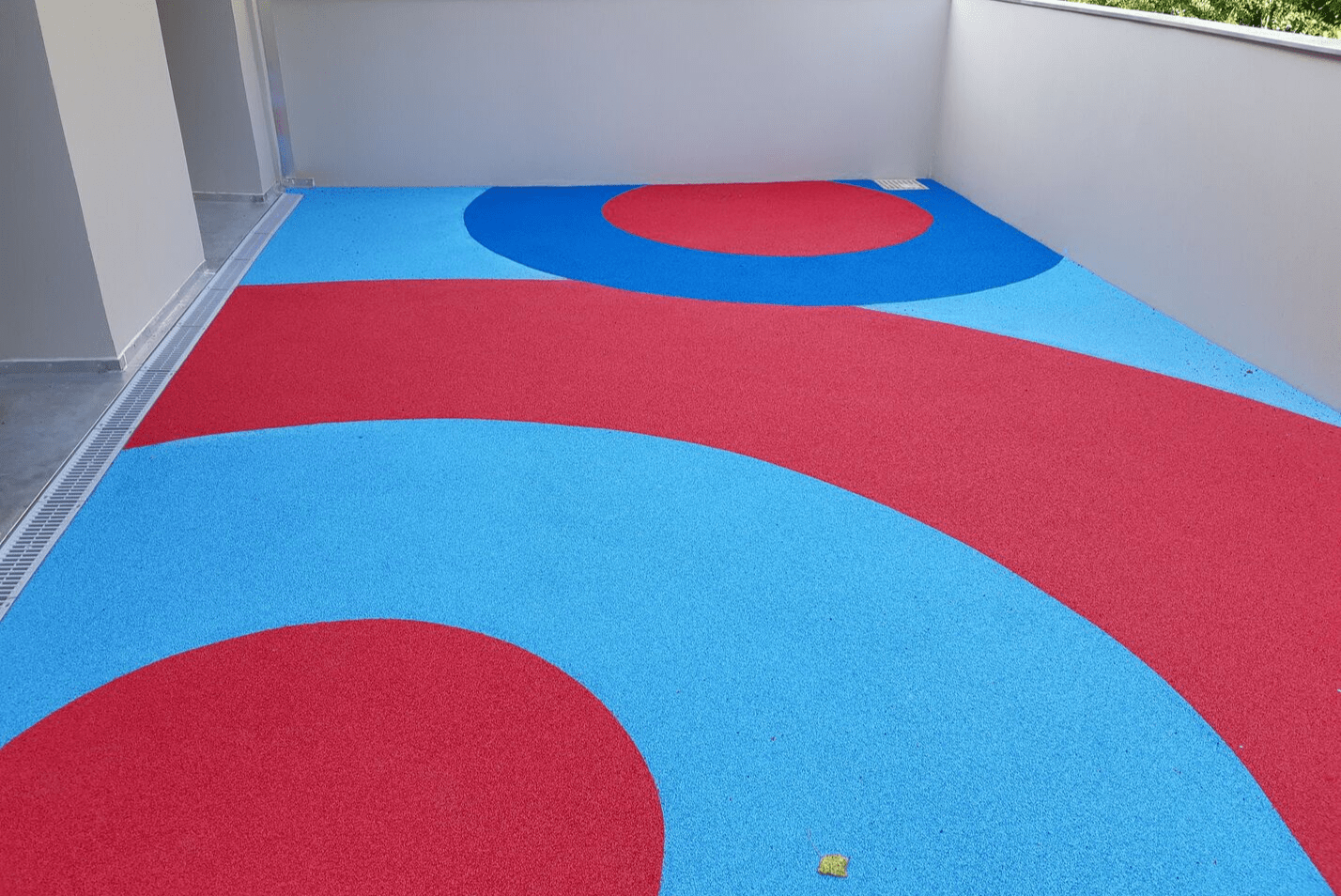 Mobysol, pose d'espaces ludiques et sportifs PACA : sols, gazons, jeux